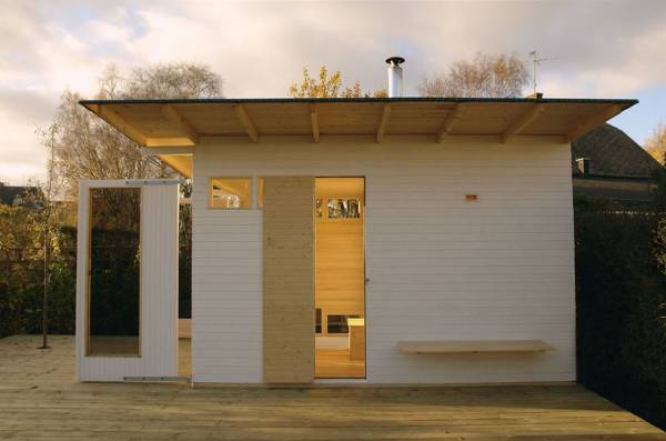 Vedeldad bastu i trädgården | Byggahus.se